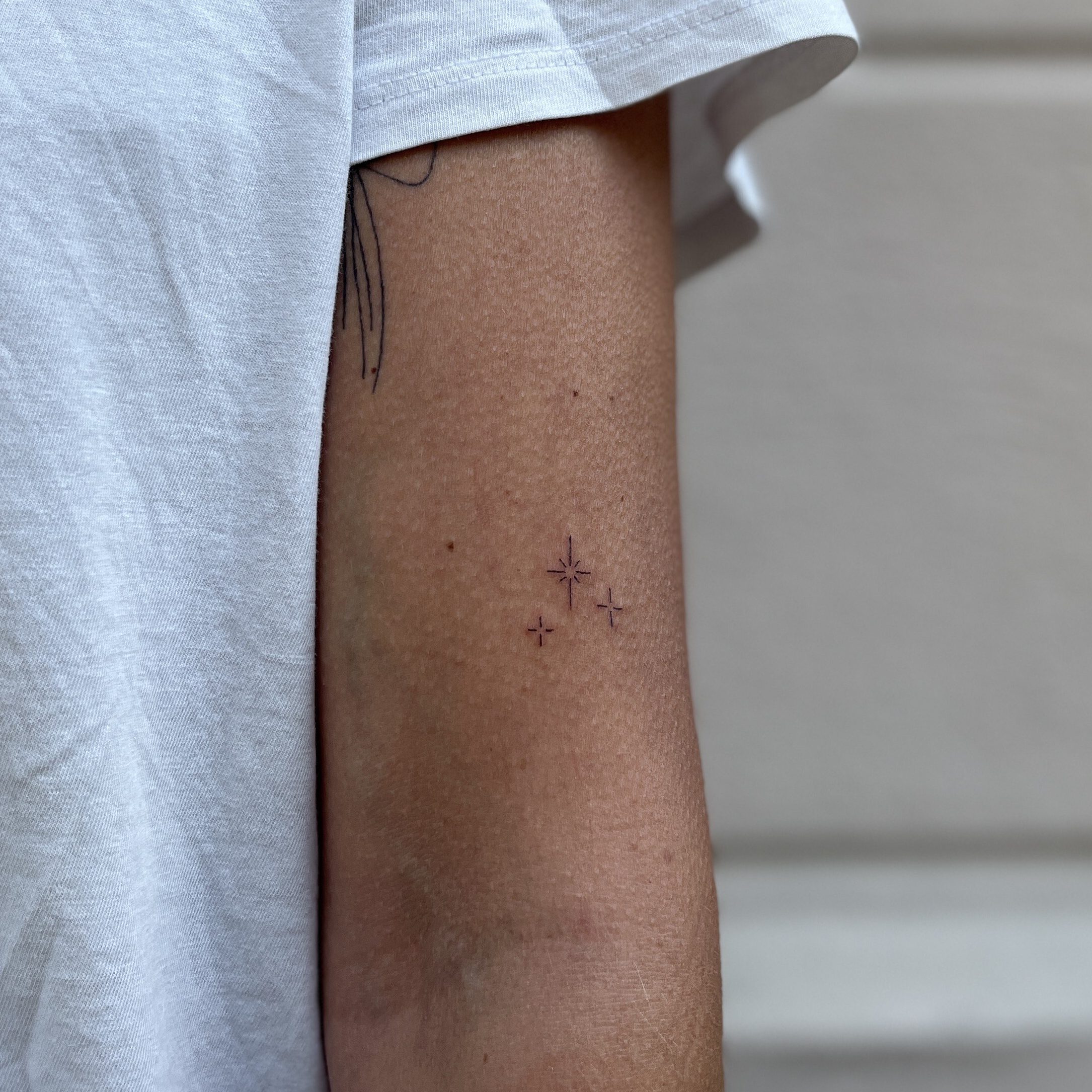 TATTOO GALLERIE - Fine Line Berlin Tattoo & Piercing Official